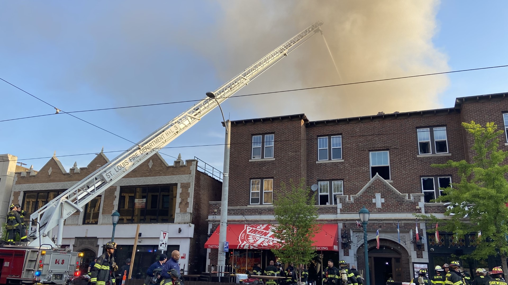 Restaurant catches fire in Delmar Loop | ksdk.com