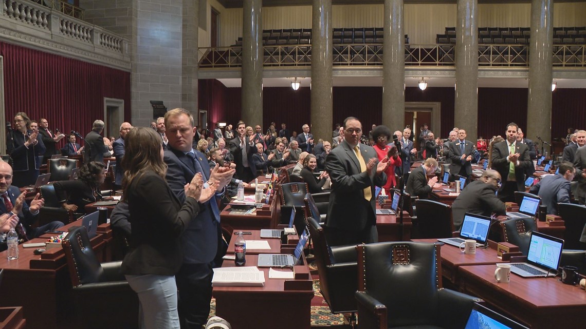 Missouri Republicans and Democrats offer different legislative ...