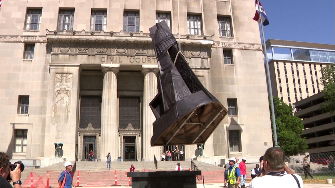 Freedom Suits Memorial up outside Civil Courts Building downtown | ksdk.com