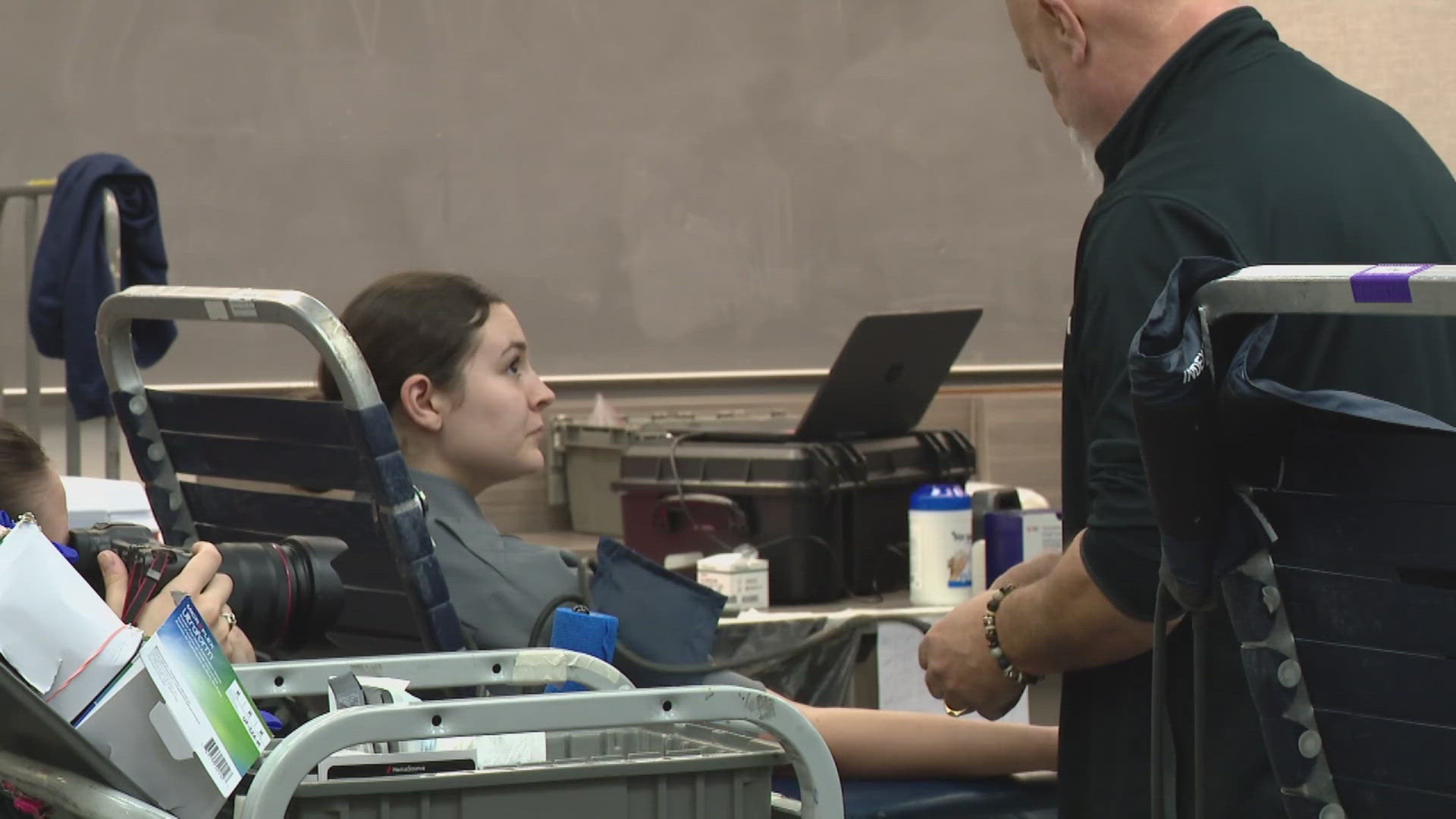 St. Louis first responders participate in blood drive | ksdk.com