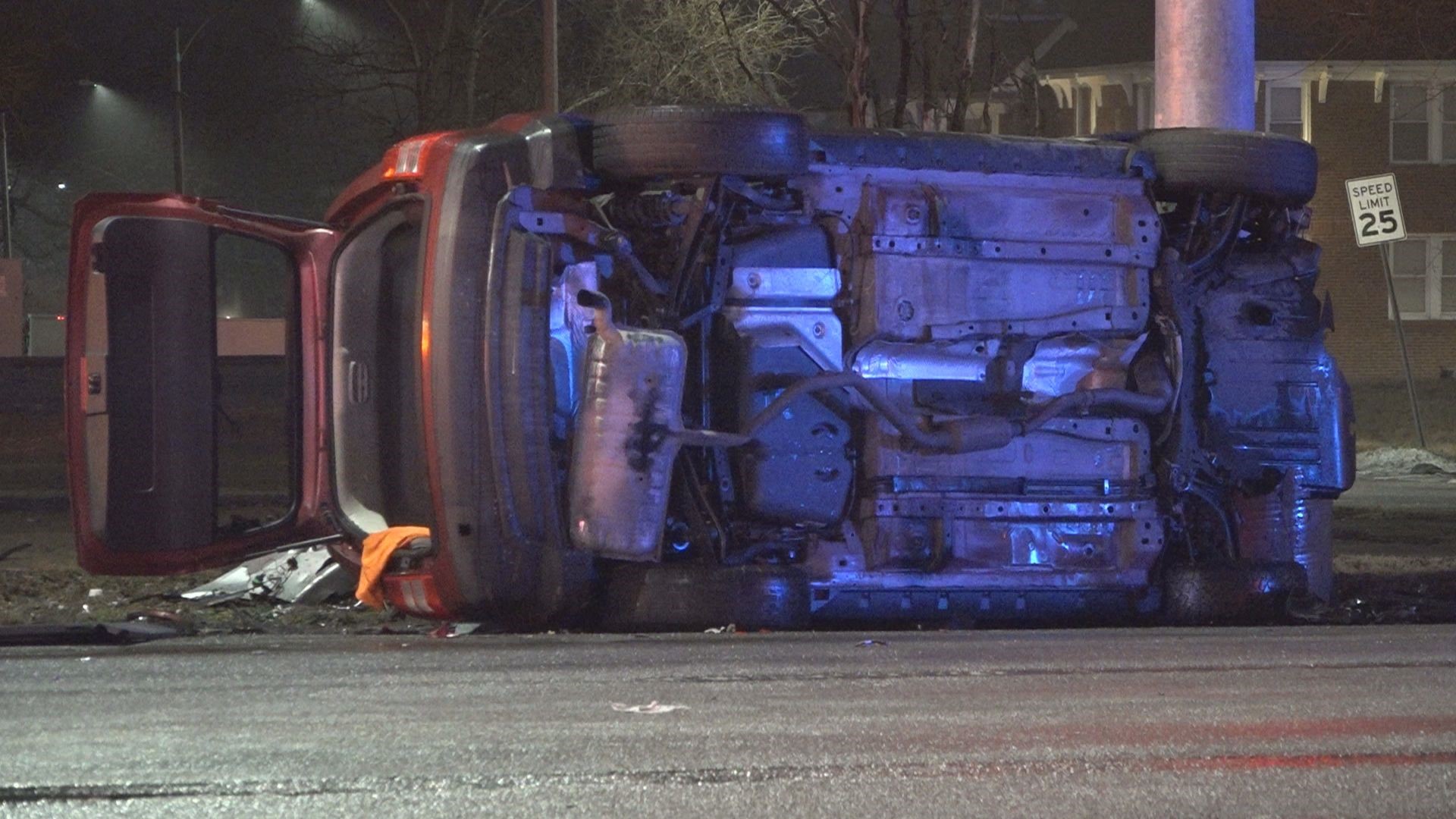 Late-night crash injures 4 children, 3 adults in St. Louis | ksdk.com