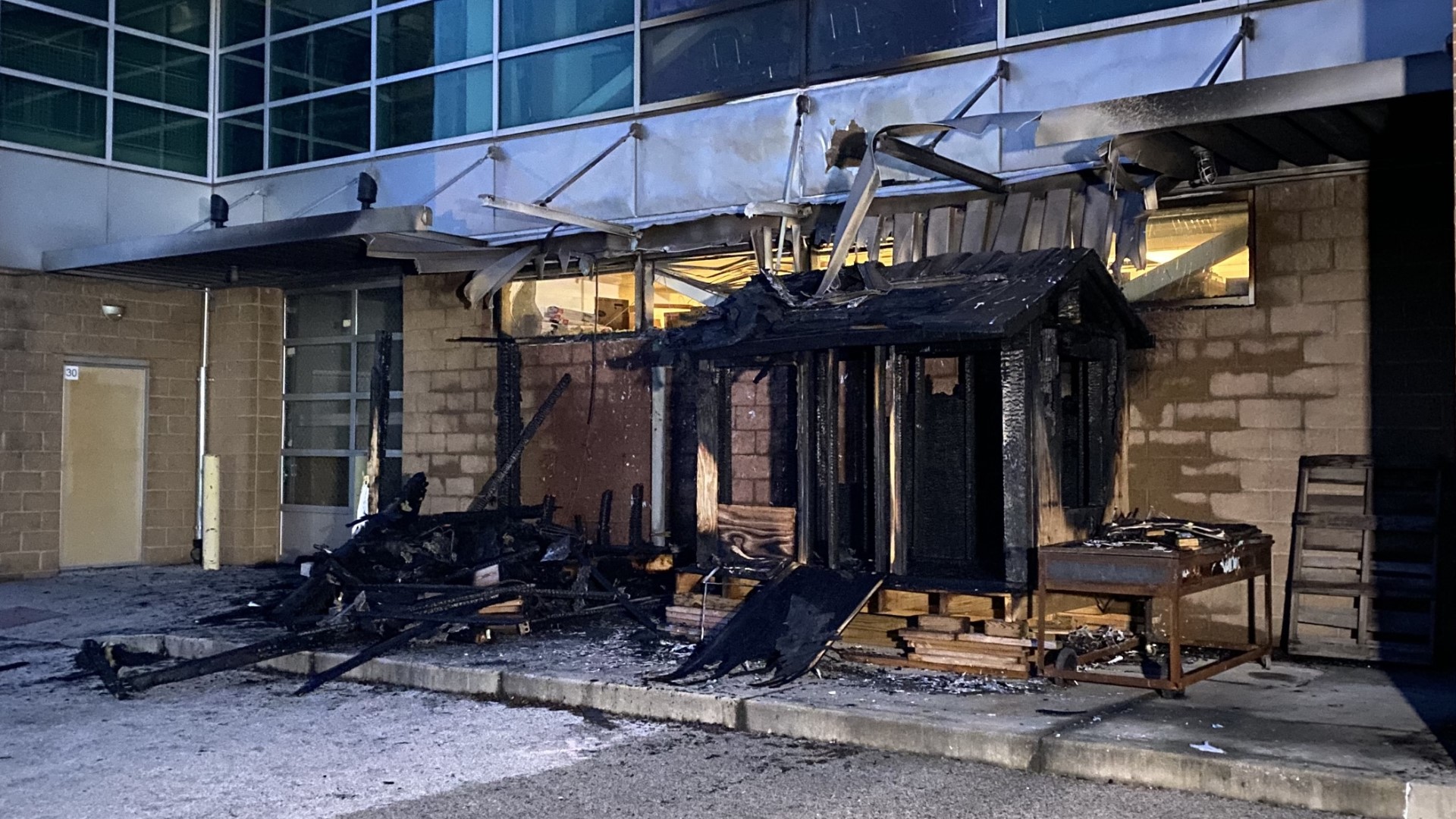 Fire damages East St. Louis Sr. High School overnight | ksdk.com
