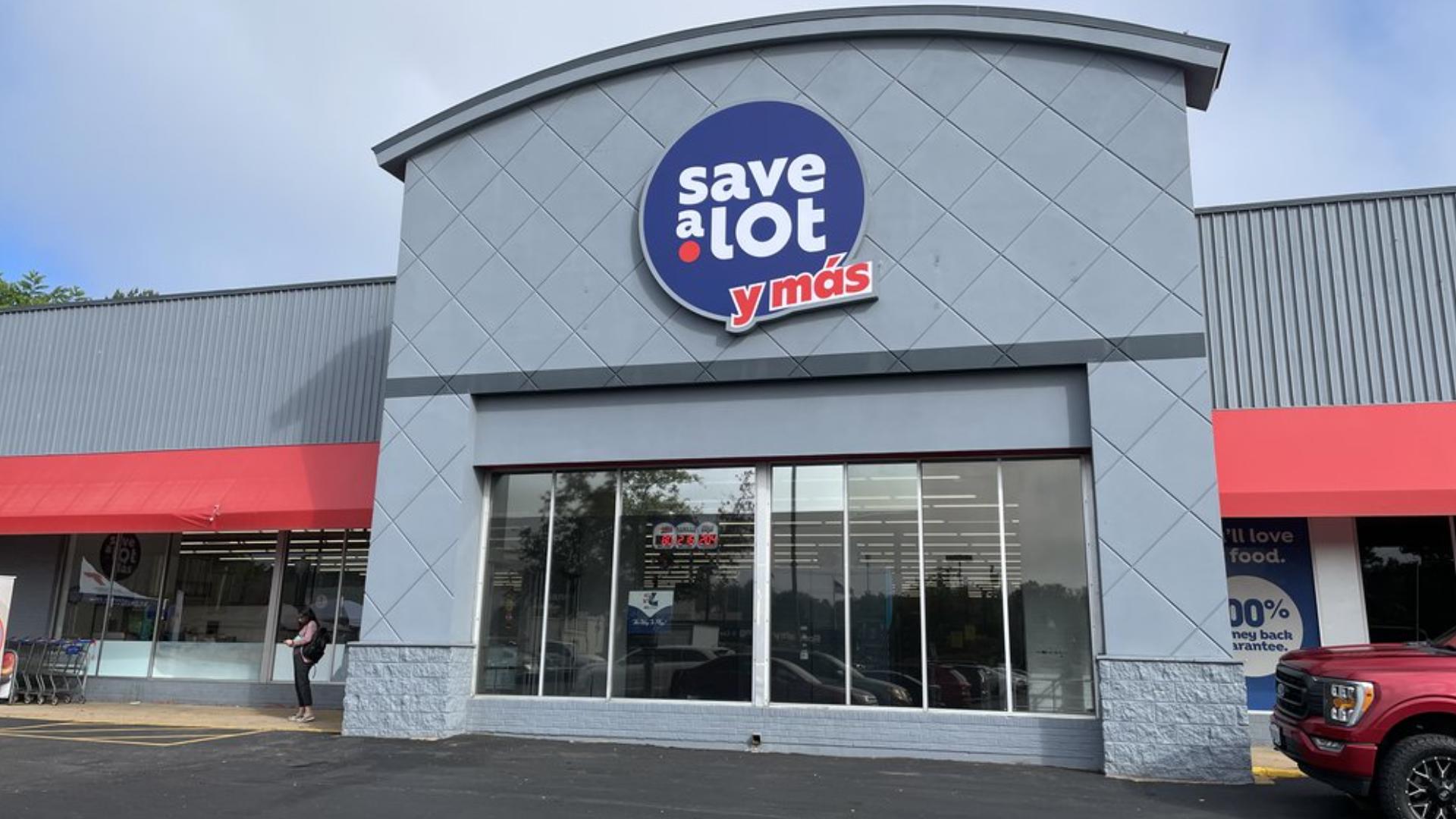 Save A Lot y Mas debuts in St. Louis County | ksdk.com