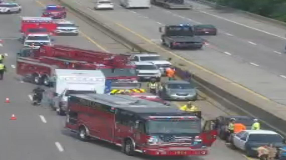 8-vehicle crash on I-44 near MO-141 | ksdk.com