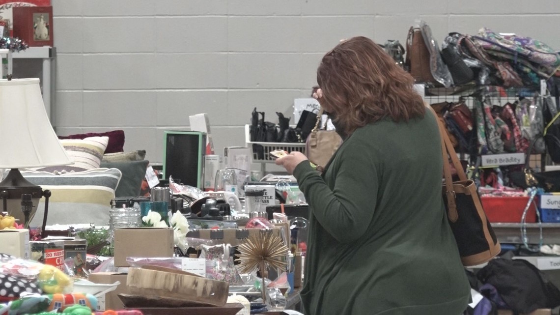 Stork Lady resale event helps people save money and make some | ksdk.com