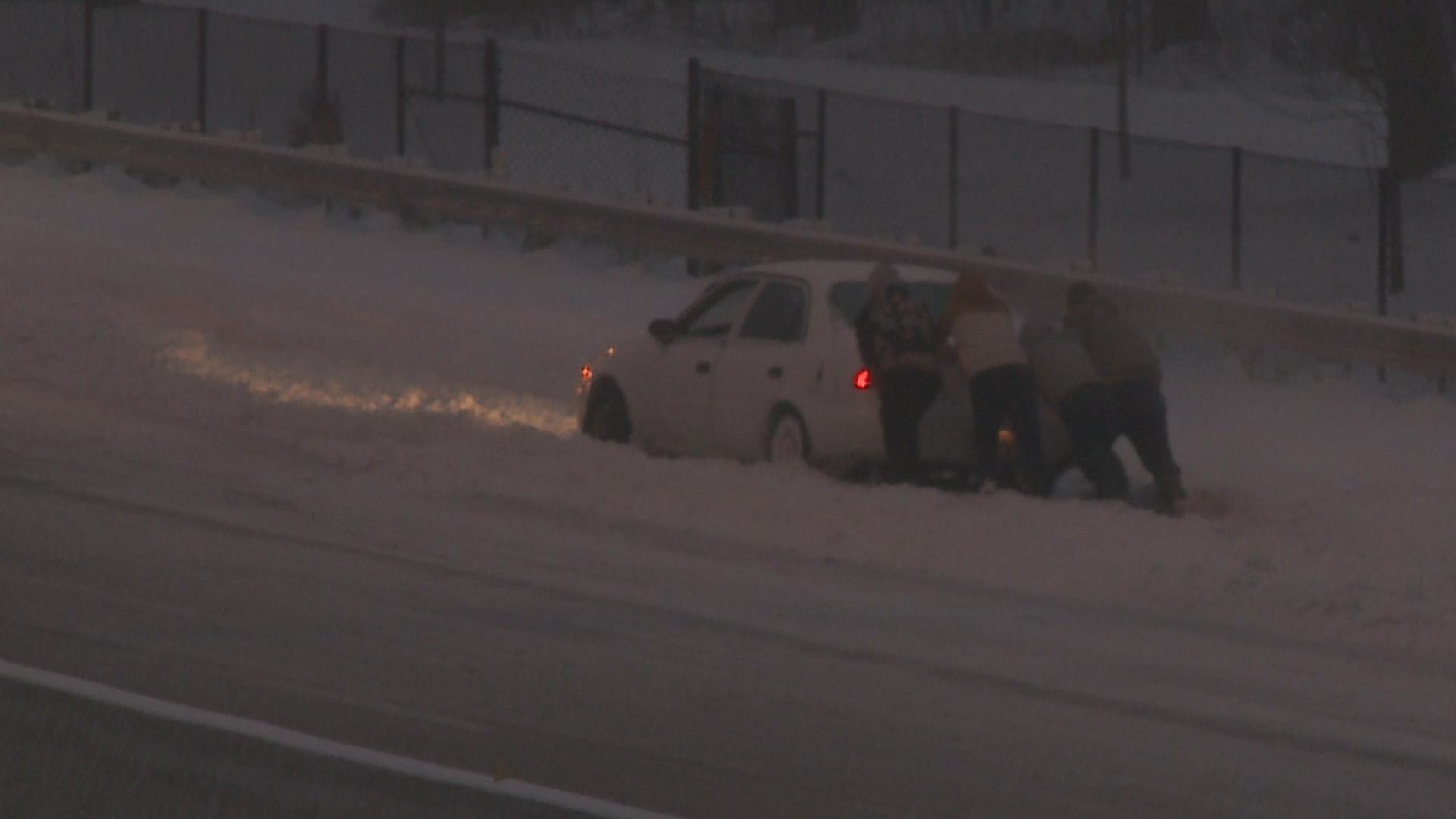 Drivers stranded off St. Louis highways in winter storm | ksdk.com