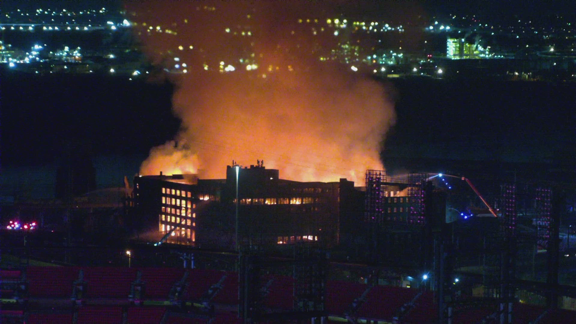 'Major' high-rise warehouse fire in downtown St. Louis: RAW | ksdk.com