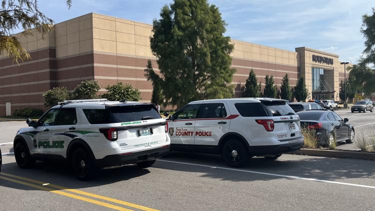 Helicopter crash on Mississippi River barge kills 2 near Alton, Illinois | ksdk.com