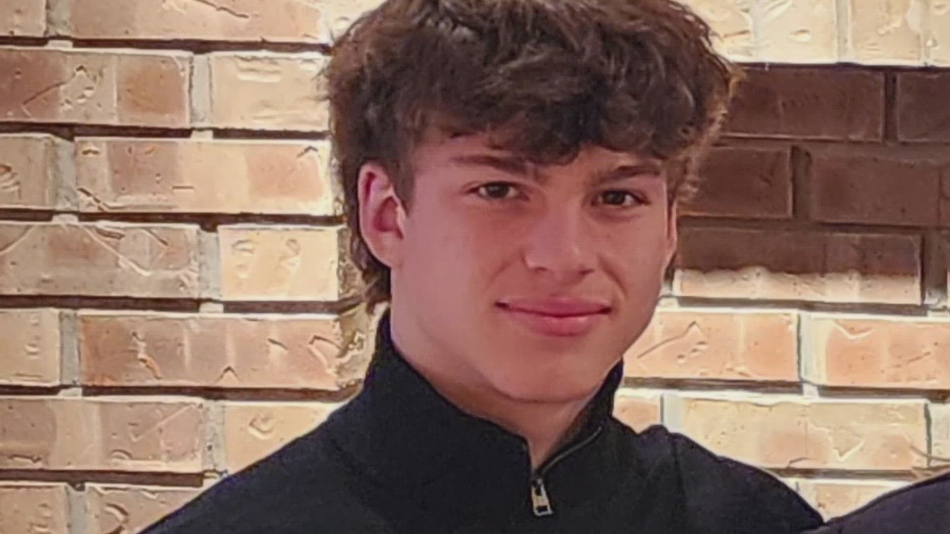 Days after deadly crash, Teammates honor varsity player Crawford Bryant ...
