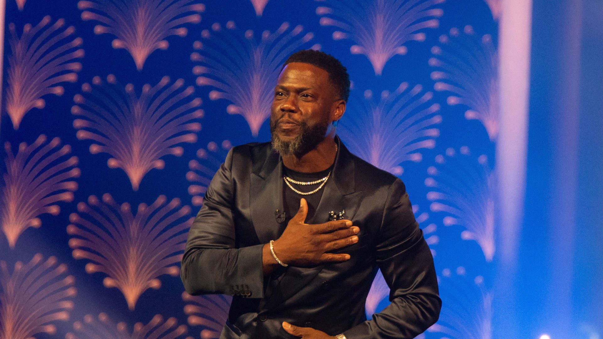 Kevin Hart bringing tour to St. Louis this summer | ksdk.com