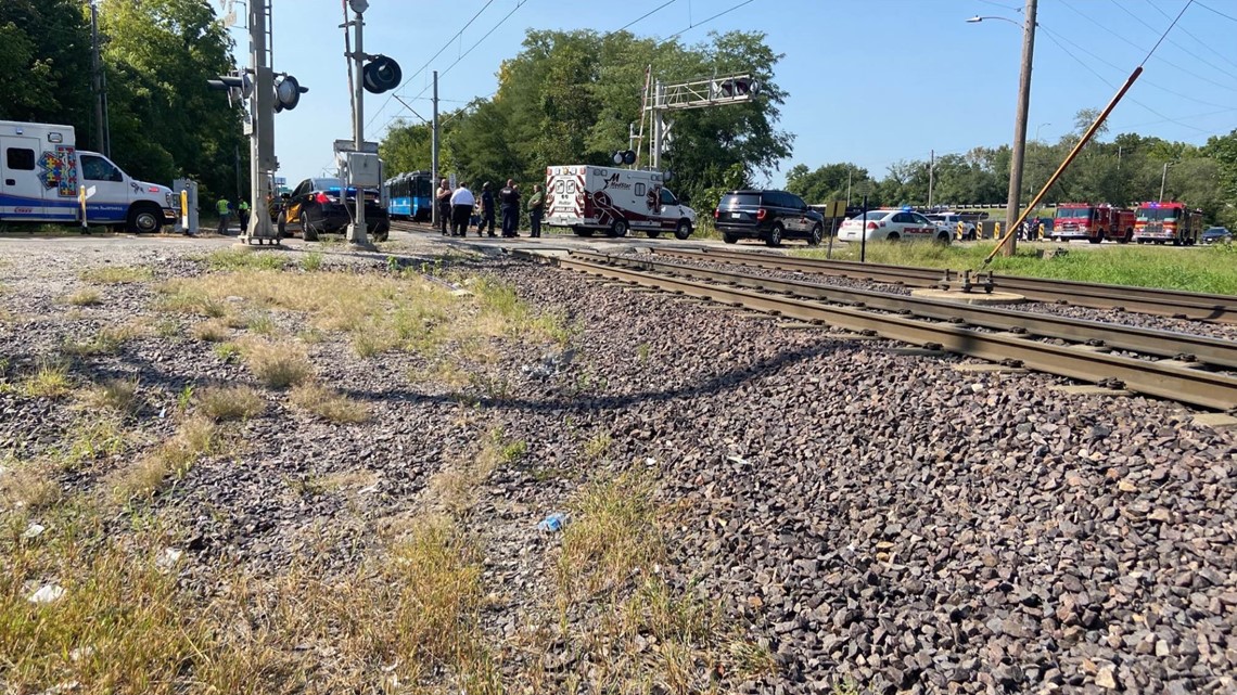 MetroLink train and vehicle involved in crash in Metro East | ksdk.com