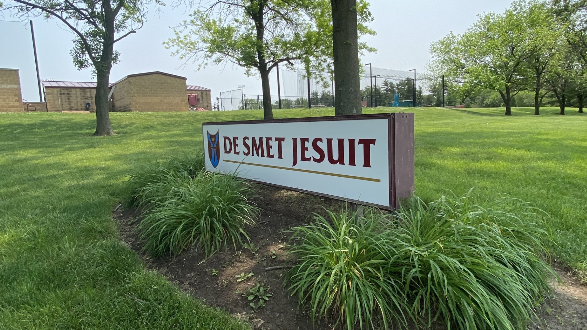 De Smet Jesuit High School to add middle grades | ksdk.com
