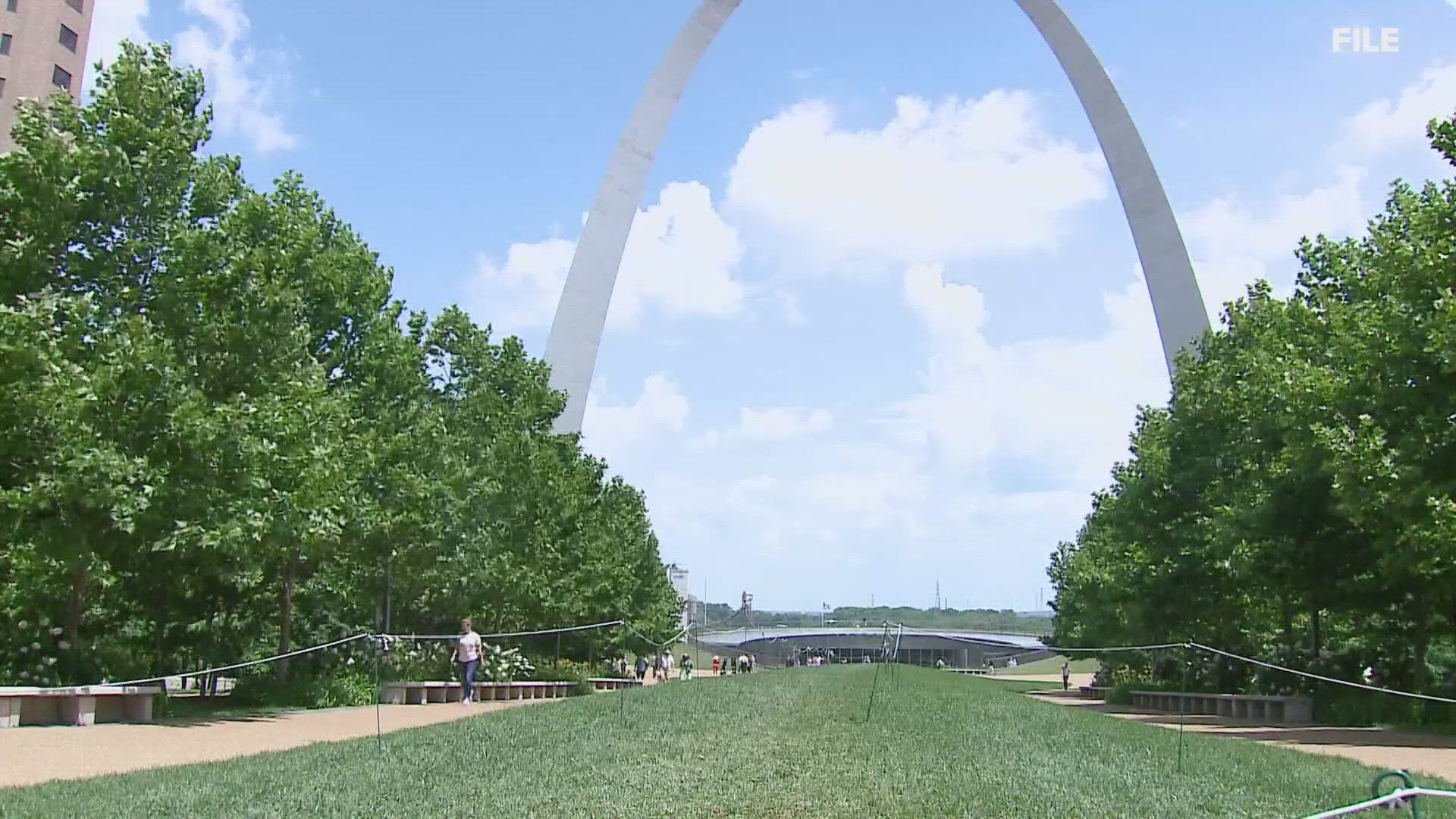 St. Louis celebrates unofficial Arch holiday | ksdk.com
