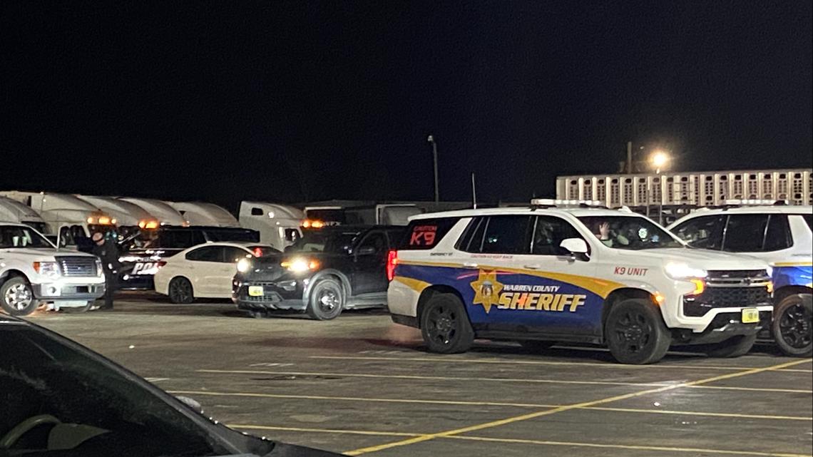 Police standoff underway at St. Charles County travel center | ksdk.com