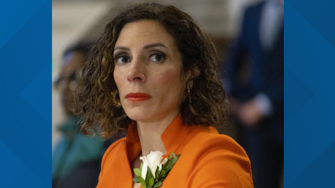 Bill to create city manager advances to St. Louis Board of Aldermen ...