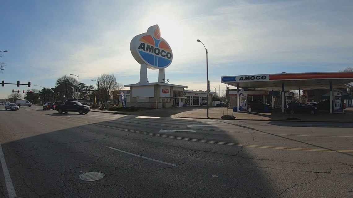 History of the famous Amoco sign in St. Louis | ksdk.com