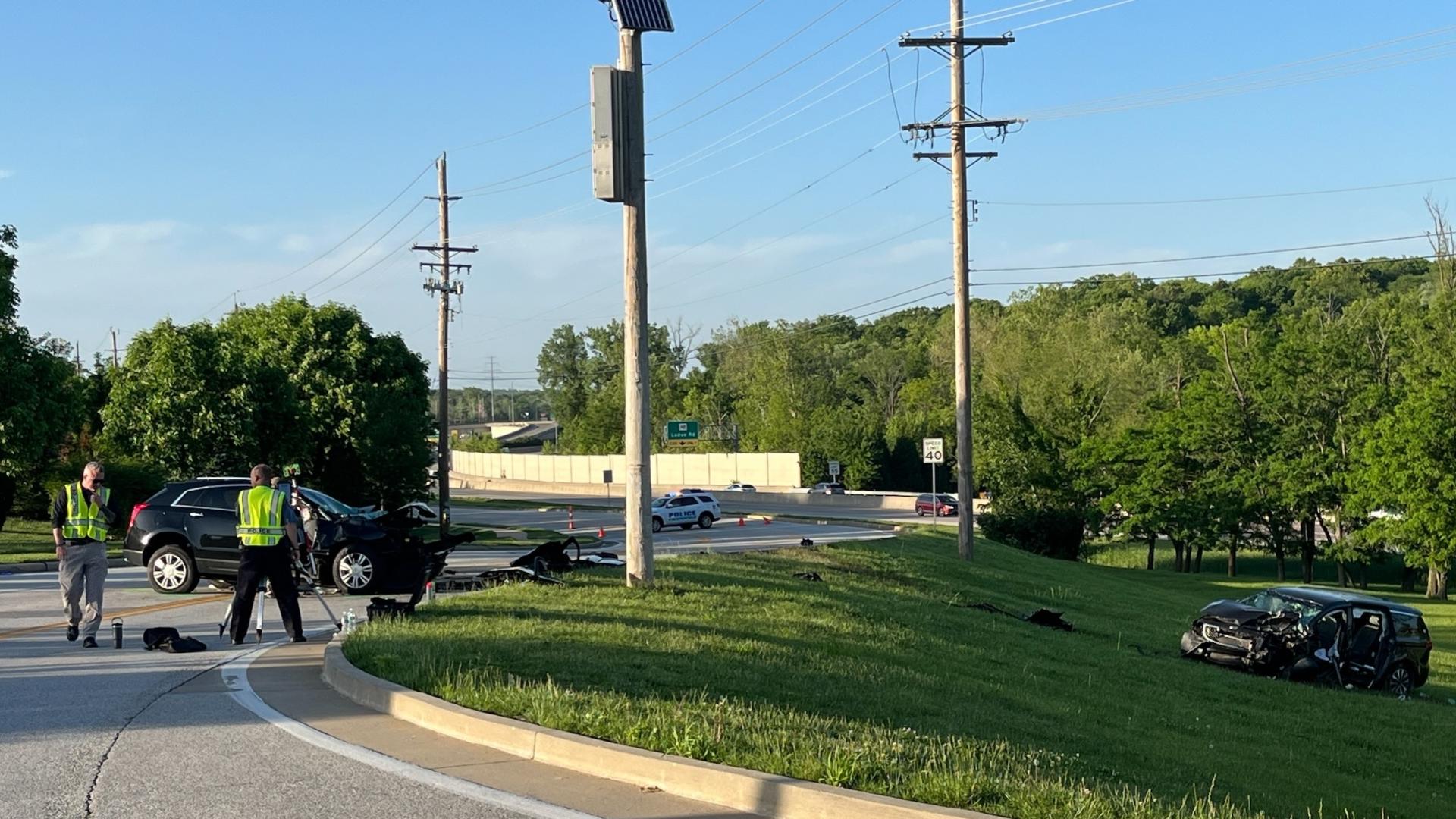 2 dead in Chesterfield car crash | ksdk.com
