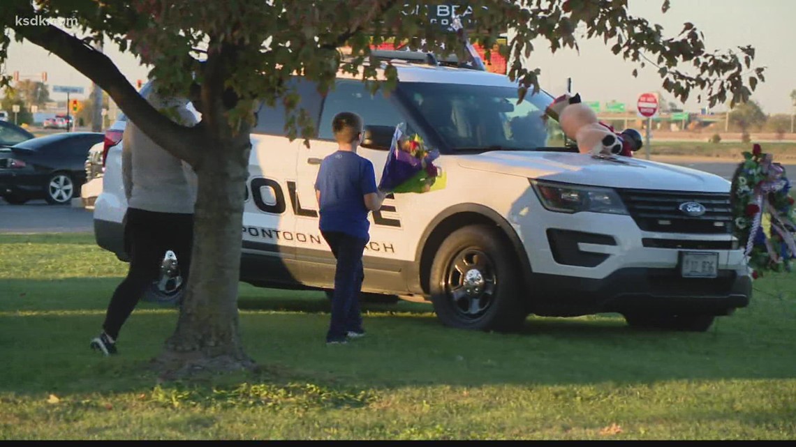 'We're brokenhearted': Fallen Pontoon Beach police officer Tyler ...