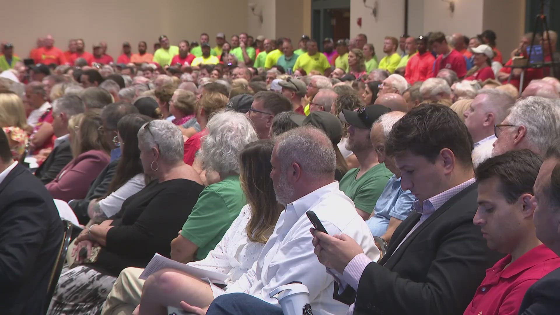 Hundreds show up to meeting over St. Charles data center, despite plans being dead for now ...