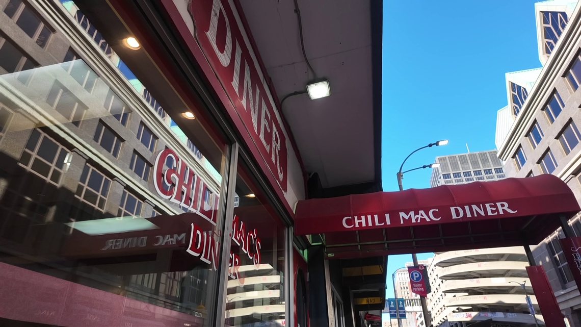 Chili Mac Diner sizzling and surviving in downtown St. Louis | ksdk.com