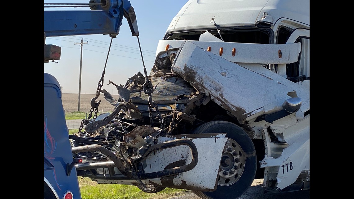 At least 6 killed in crashes on I-55 south of Springfield, IL | ksdk.com
