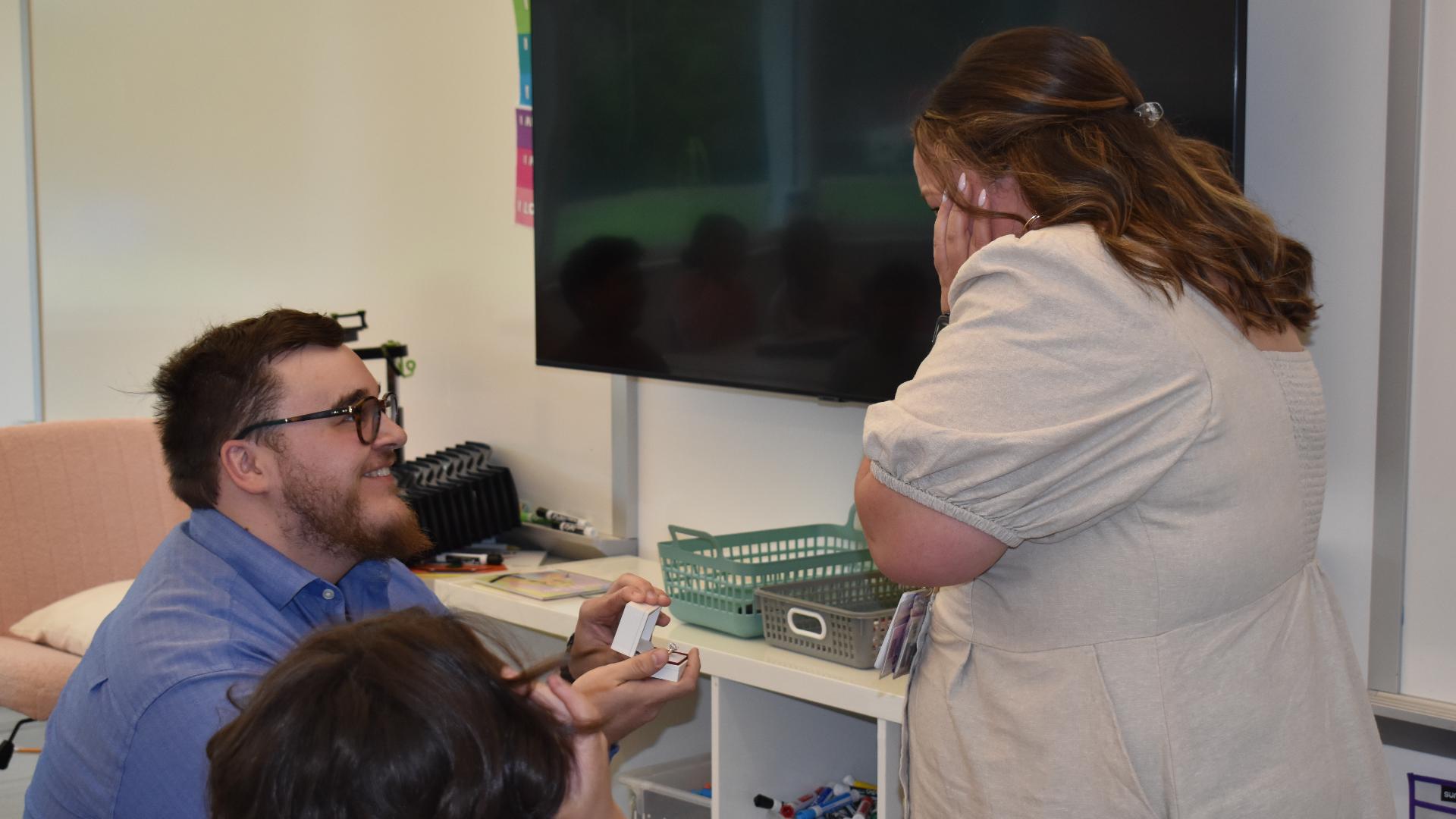 Ladue teacher surprised with marriage proposal on last day of school ...