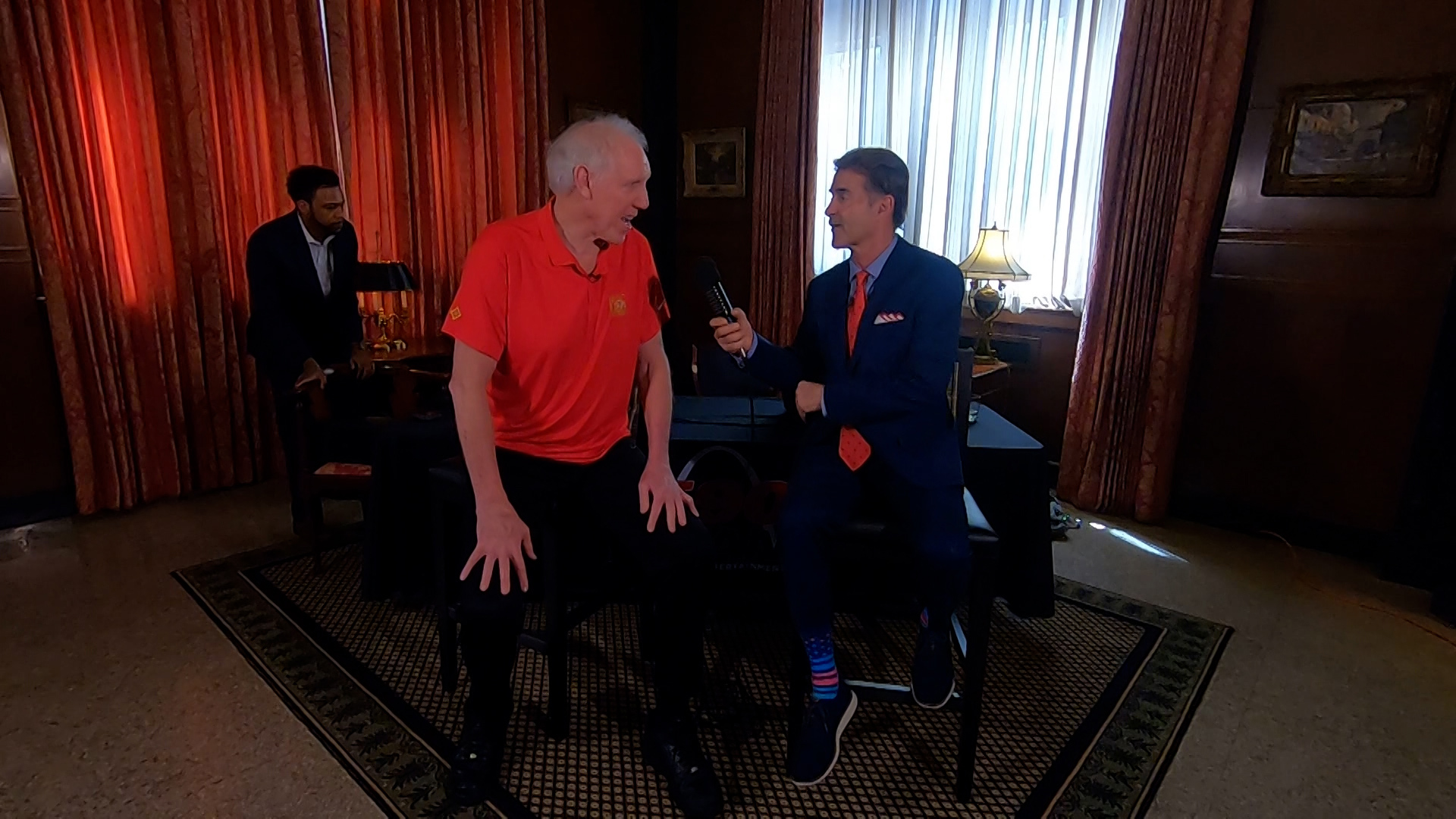 Bill Walton, NBA player and broadcaster, talks with Frank Cusumano ...