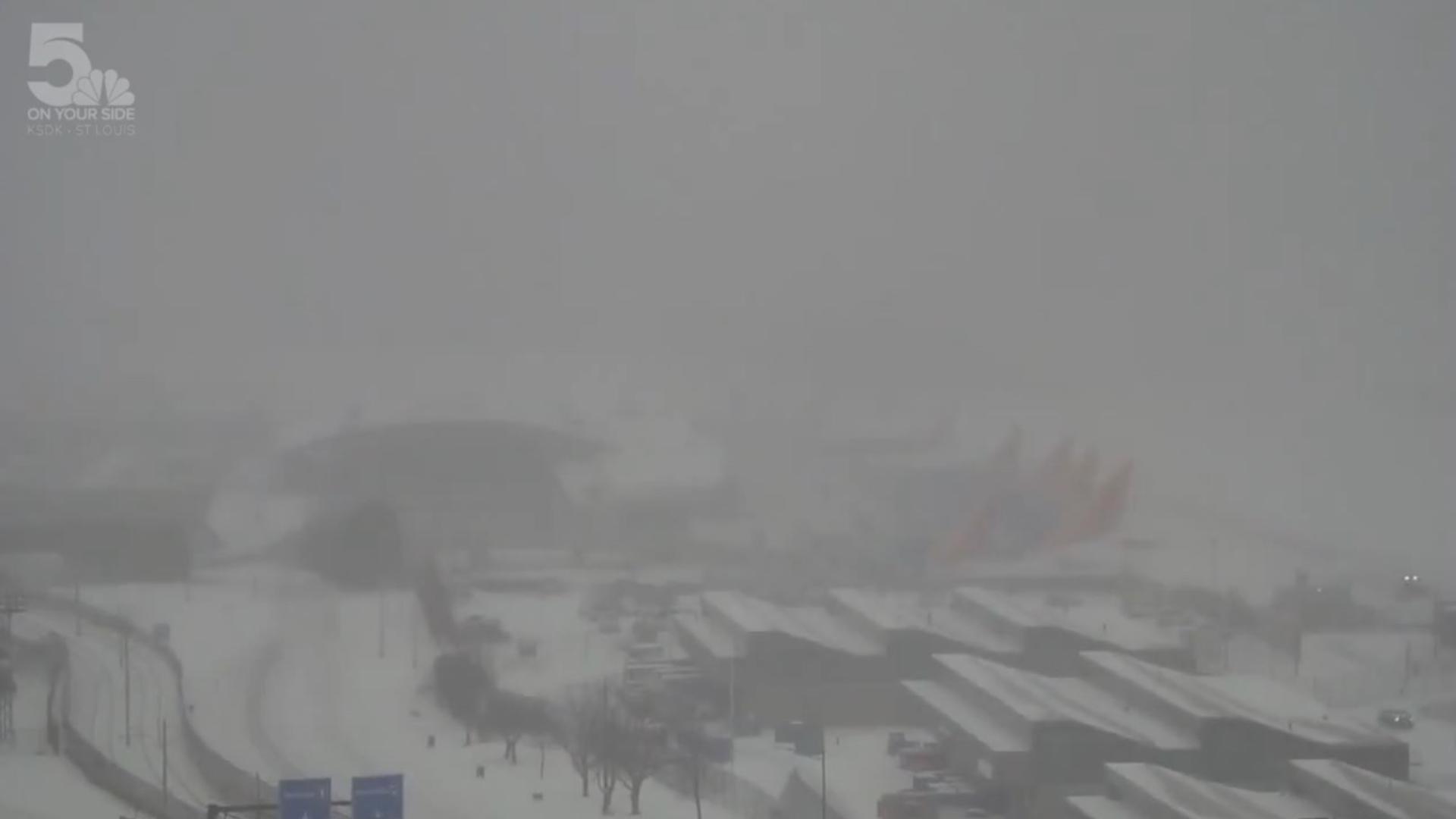 Flight delays, cancelations at Lambert Airport amid Sunday storm | ksdk.com
