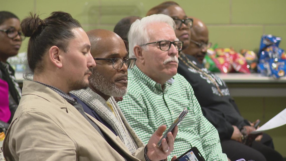 ACLU of Missouri to file suit over Wentzville district's book ban ...