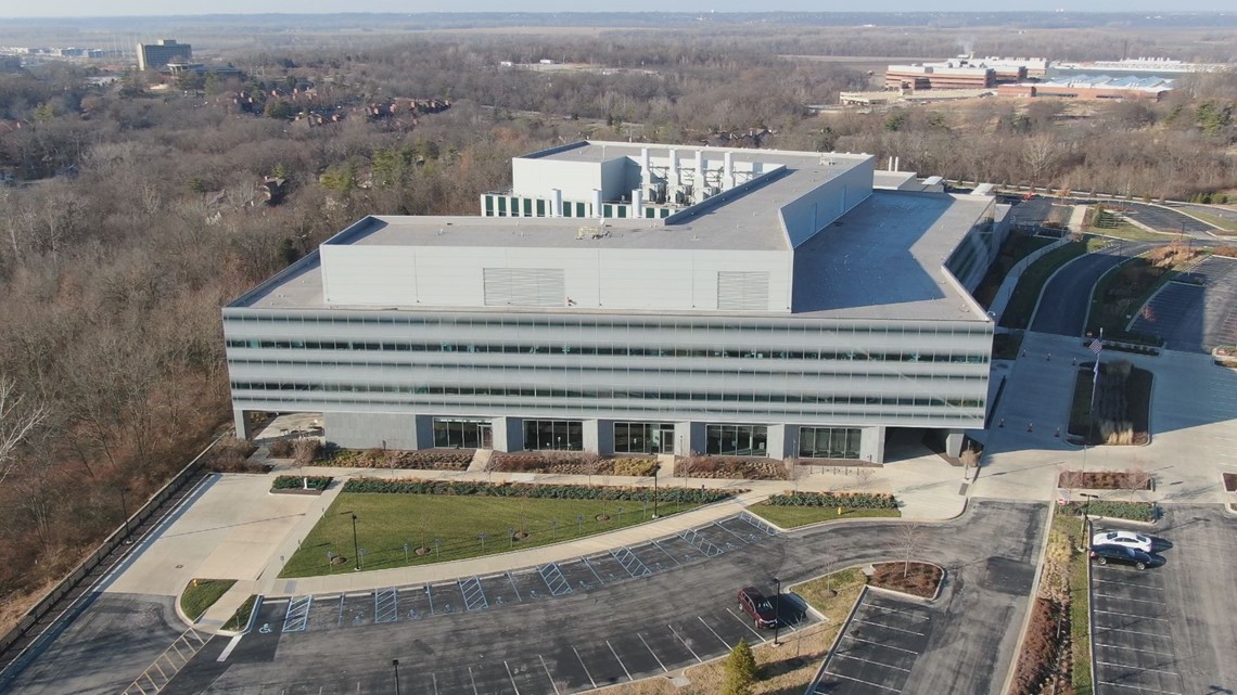 How Pfizer's Chesterfield facility helped make COVID vaccine | ksdk.com