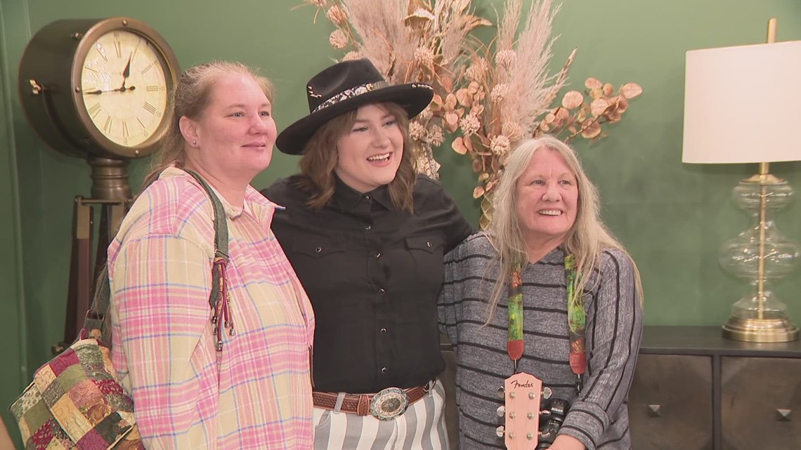 'The Voice' runner-up Ruby Leigh meets fans back home in Missouri ...