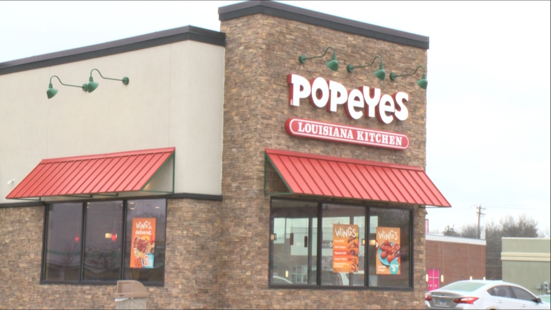 St. Charles Popeyes employee facing misdemeanor assault charge | ksdk.com