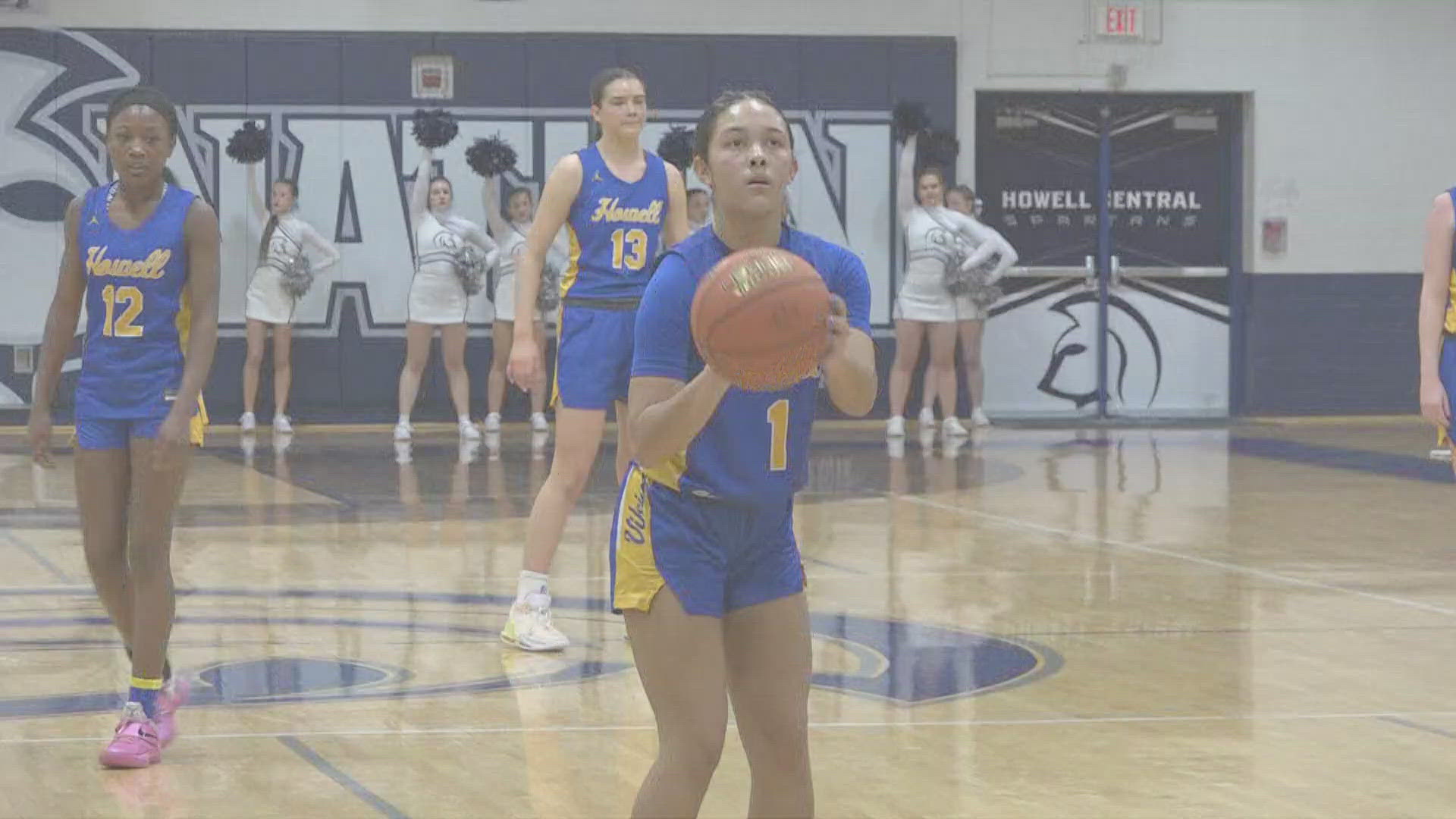 Basketball highlights: Francis Howell vs. Francis Howell Central | ksdk.com