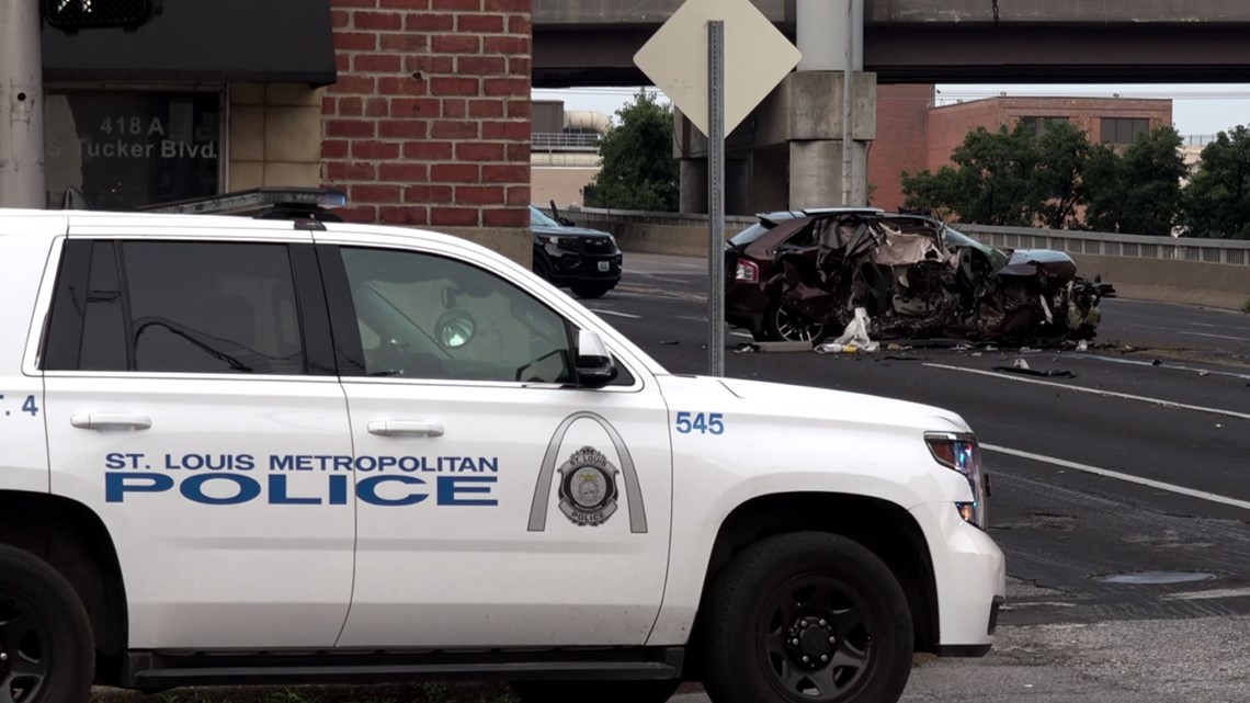 1 dead, 1 injured in downtown St. Louis crash | ksdk.com