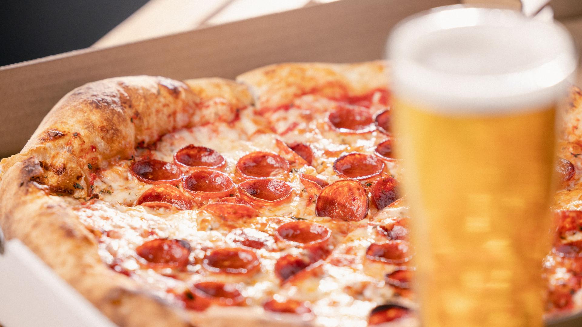 New St. Louis pizzeria opens in ashes of closed Pizza Champ in ...
