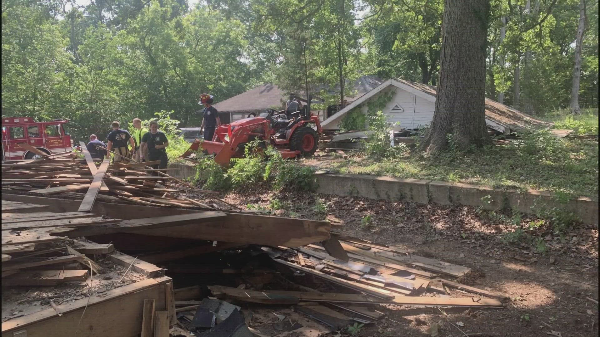 Man calls 911 for help after garage collapses on him | ksdk.com
