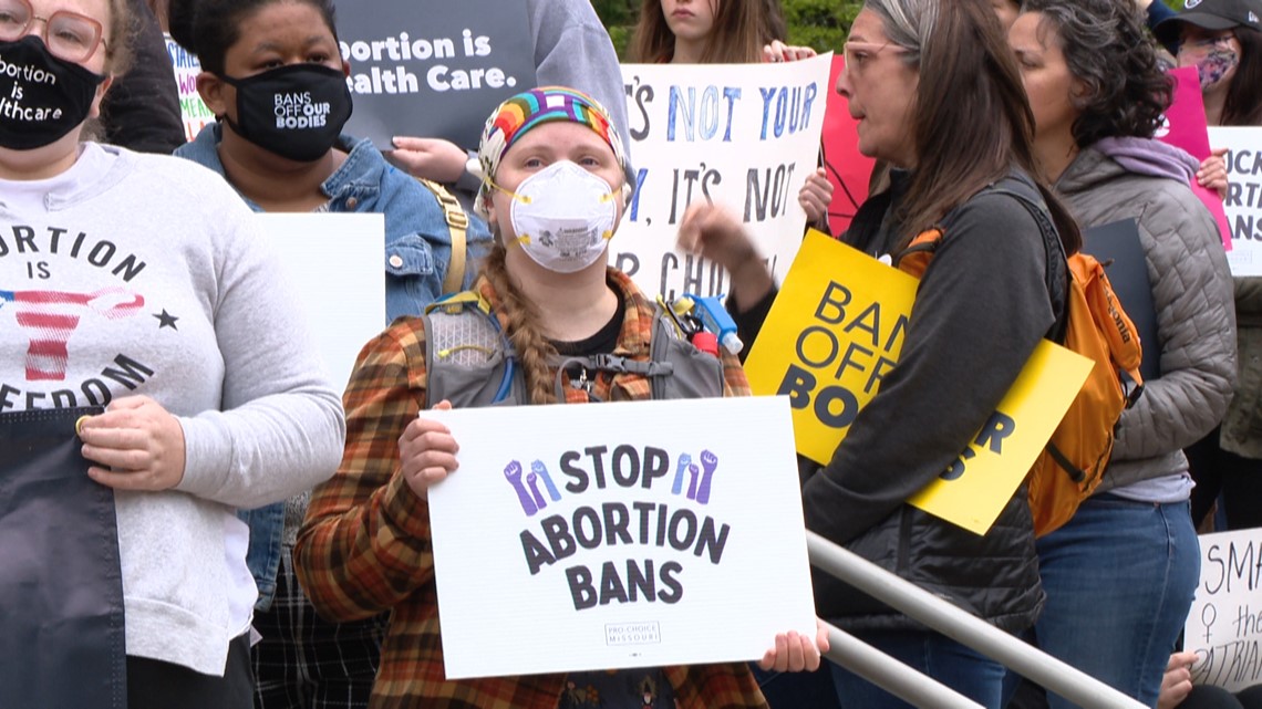 Hundreds gather to protest after Supreme Court leak | ksdk.com