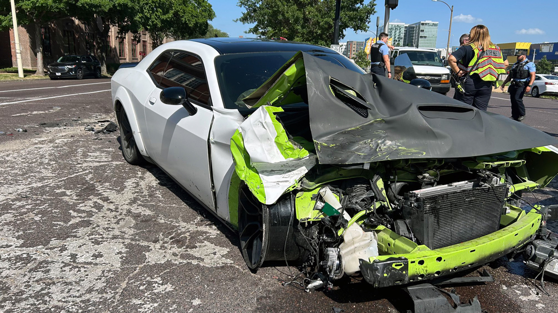 Driver of carjacked Dodge Challenger caused 2 crashes, St. Louis police ...