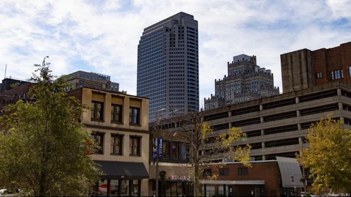 AT&T tower downtown sells for fraction of previous sale price | ksdk.com