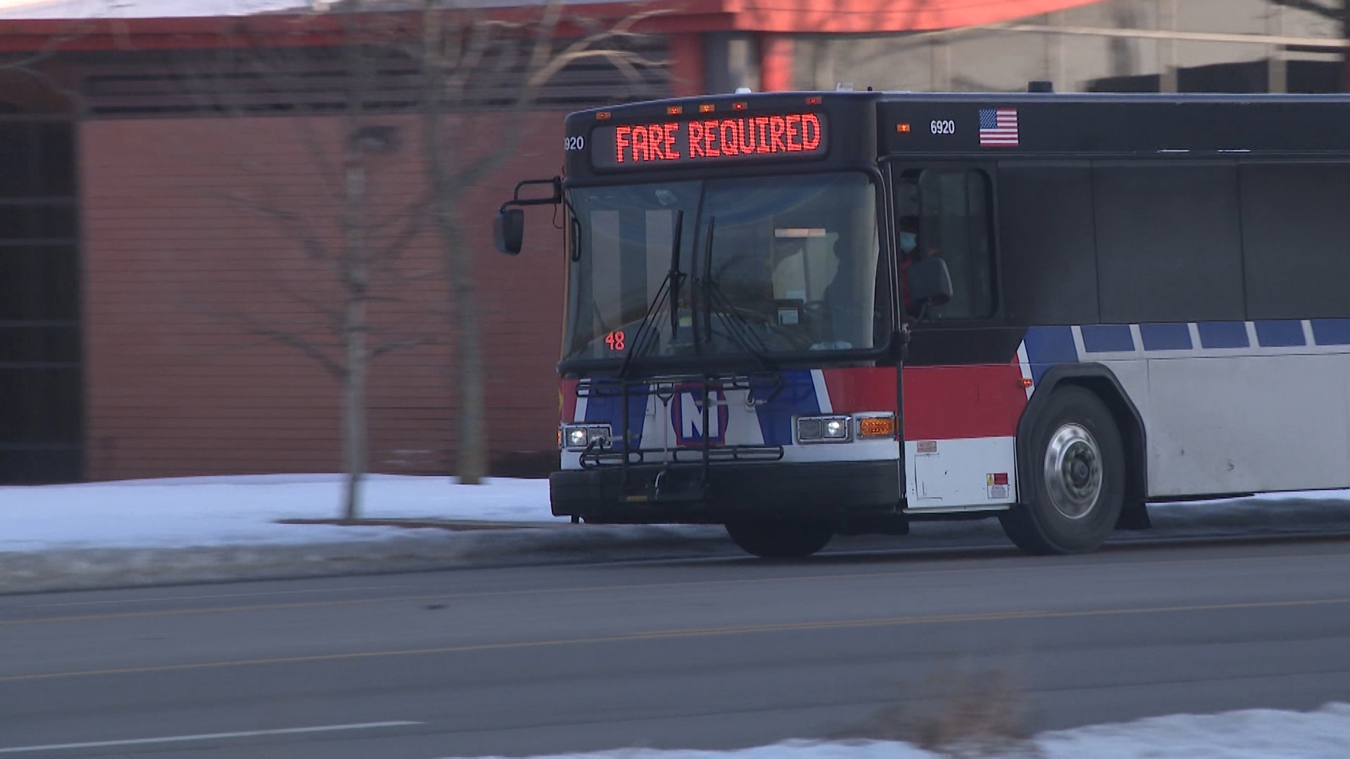 St. Louis residents get first look at new 'Green Line' bus rapid ...