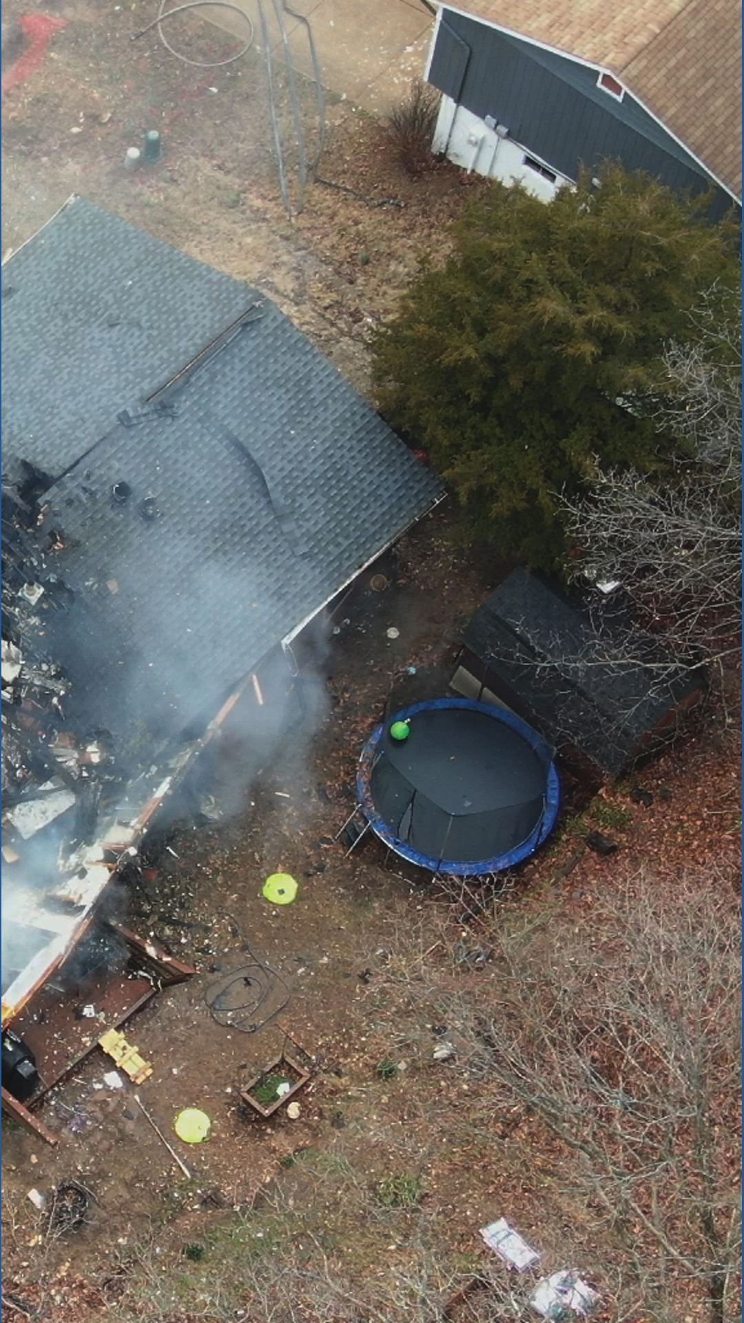 Raw video: House explodes after contractor hits gas line in Missouri ...