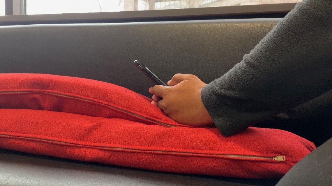 Company offers $10,000 to live without phone for 1 month | ksdk.com