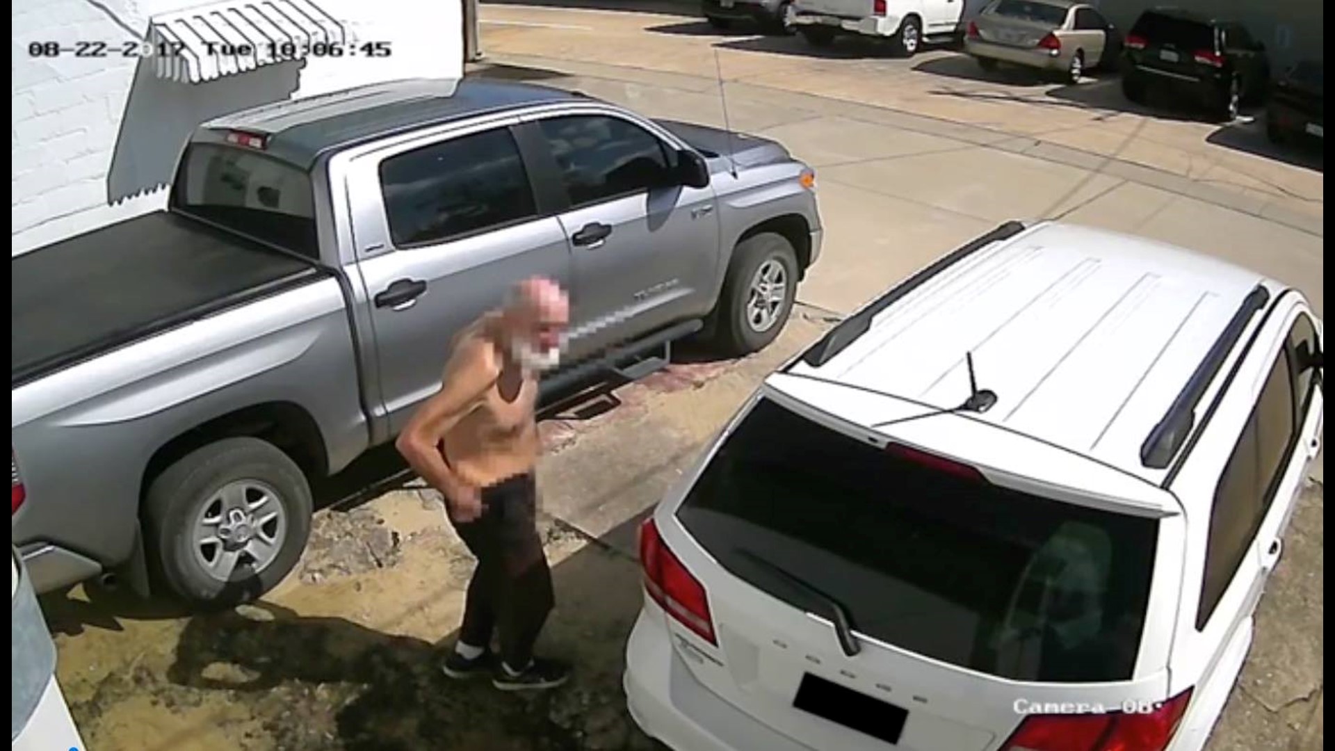 Police look for 'crapperman' after he defecates behind store | ksdk.com